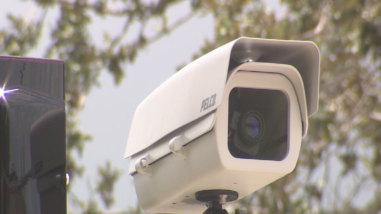 Edmonds red light camera program begins Friday