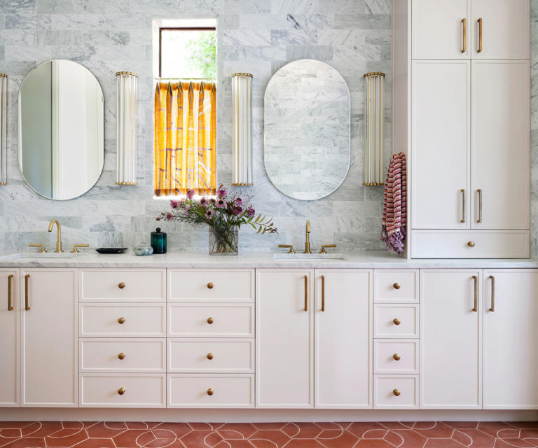 I asked interior designers which outdated bathroom vanity colors they ...