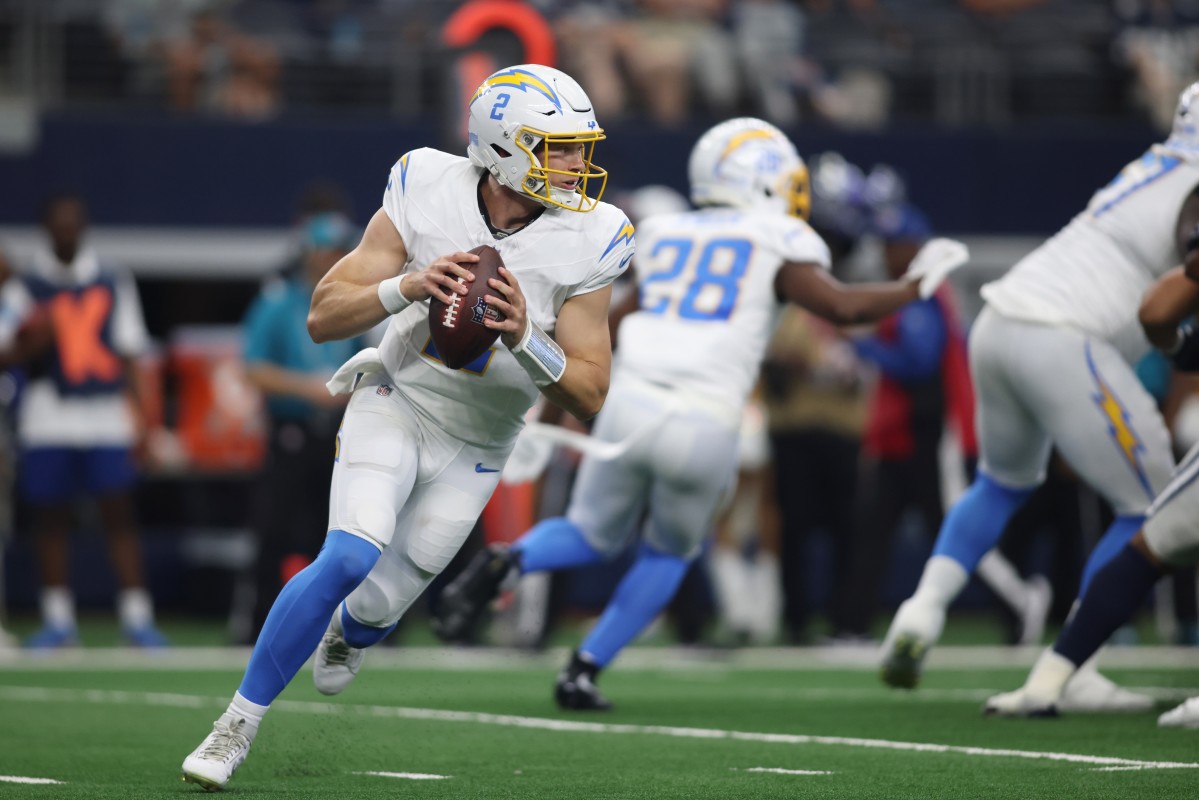 Falcons Sign Easton Stick