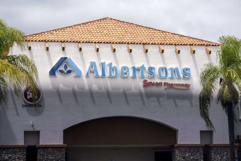 Albertsons CEO Vivek Sankaran to Depart, Operating Chief Morris Named ...