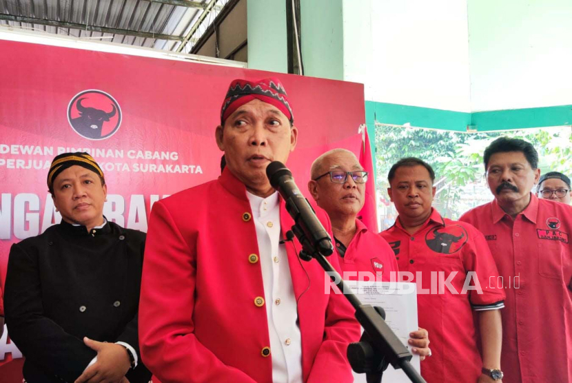 Internal PDIP Solo Memanas, Teguh Tanggapi Kader Laporkan FX Rudy ke Polisi Internal PDIP Solo Memanas, Teguh Tanggapi Kader Laporkan FX Rudy ke Polisi
