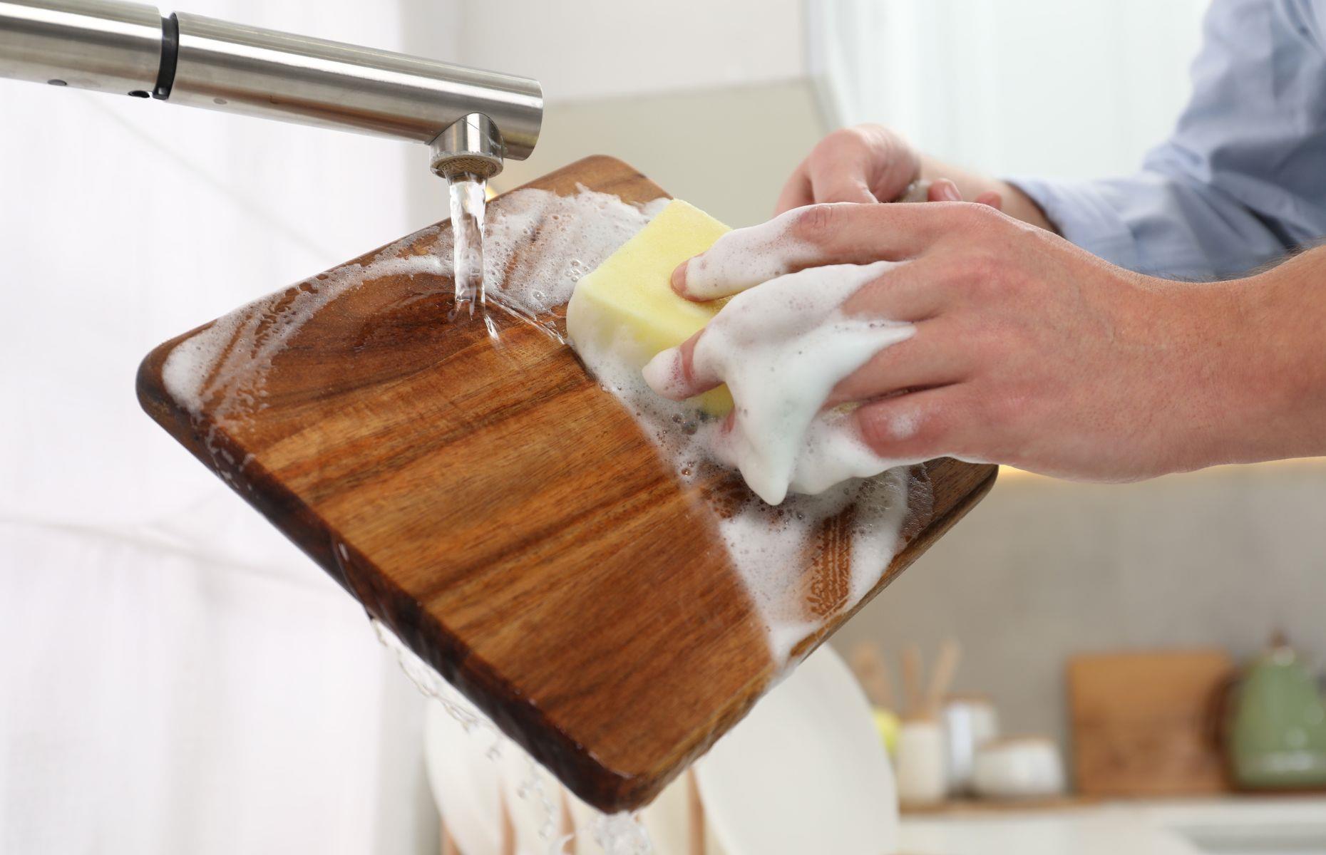 31 terrible kitchen cleaning habits you really need to break