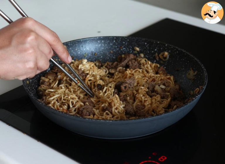 How to cook instant noodles? quick recipe with beef and mushrooms!
