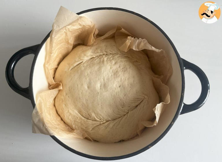 Pão rústico na panela de ferro