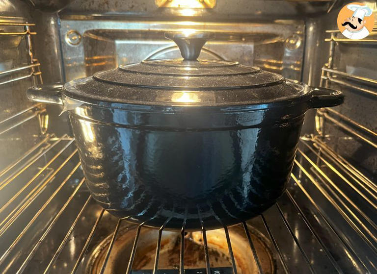 Pão rústico na panela de ferro