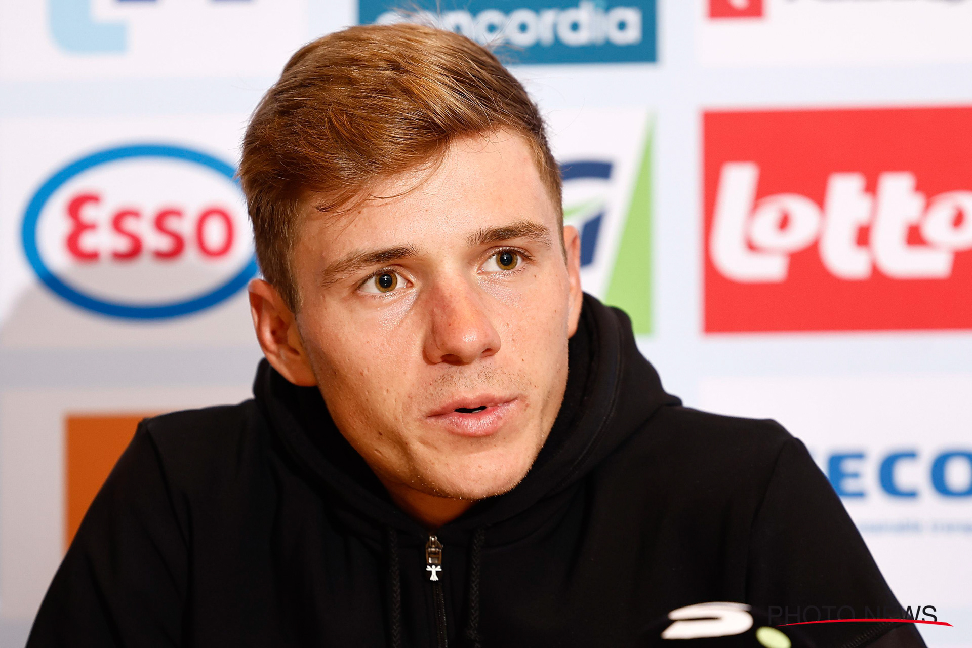 "Remco Evenepoel steekt Wout van Aert voorbij"