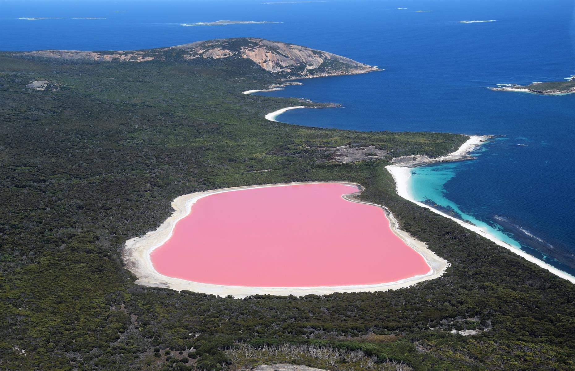 30 of the world's most weird and wonderful lakes