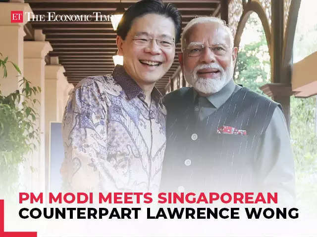 PM Modi meets Singaporean counterpart Lawrence Wong at iconic Sri Temasek PM Modi meets Singaporean counterpart Lawrence Wong at iconic Sri Temasek
