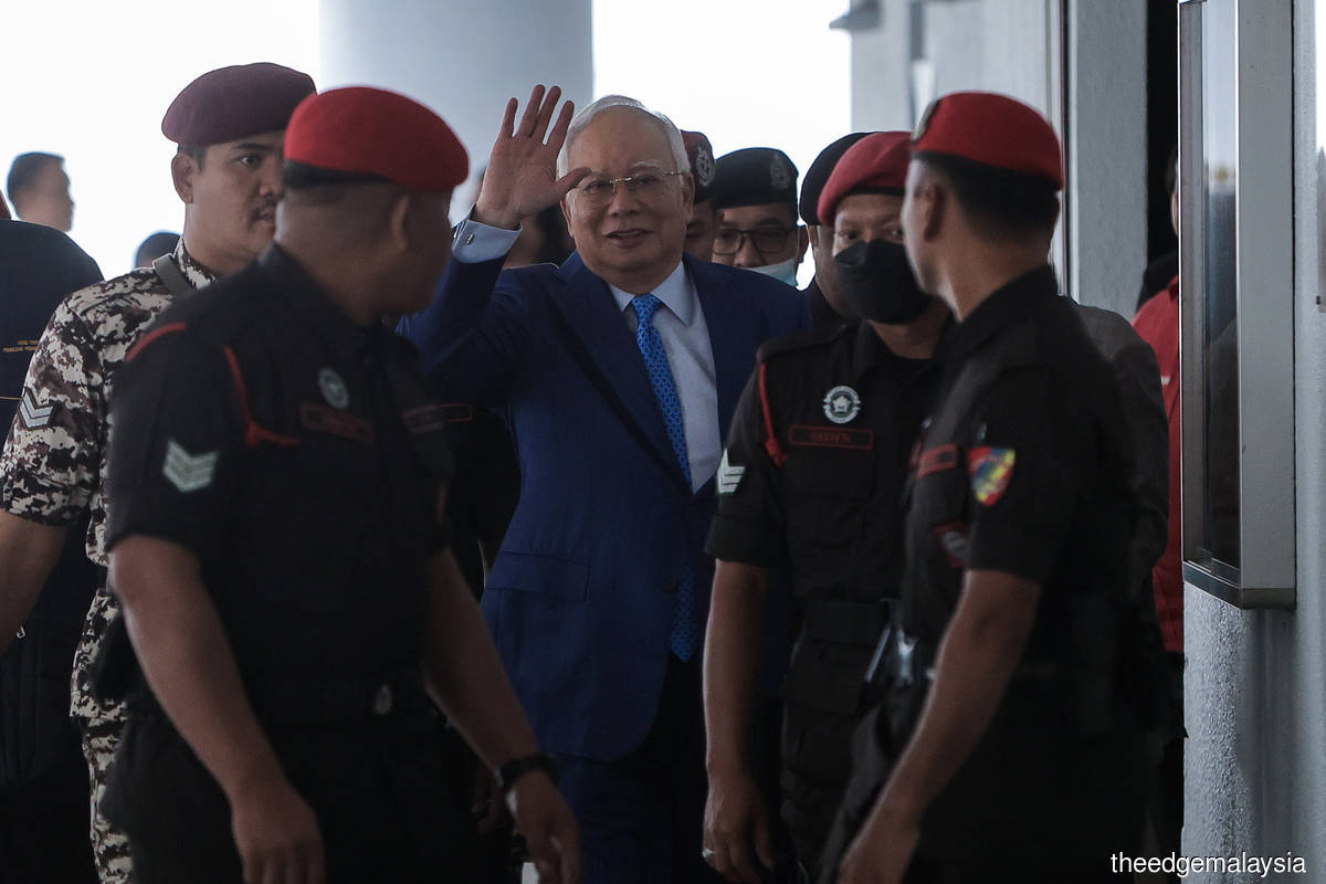 Prosecution says 1MDB-Tanore charges against Najib 'valid' Prosecution says 1MDB-Tanore charges against Najib 'valid'
