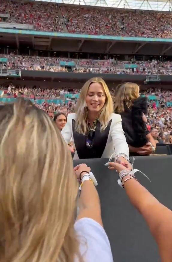 Taylor Swift closes Wembley shows alongside surprise guest Florence ... Taylor Swift closes Wembley shows alongside surprise guest Florence ...