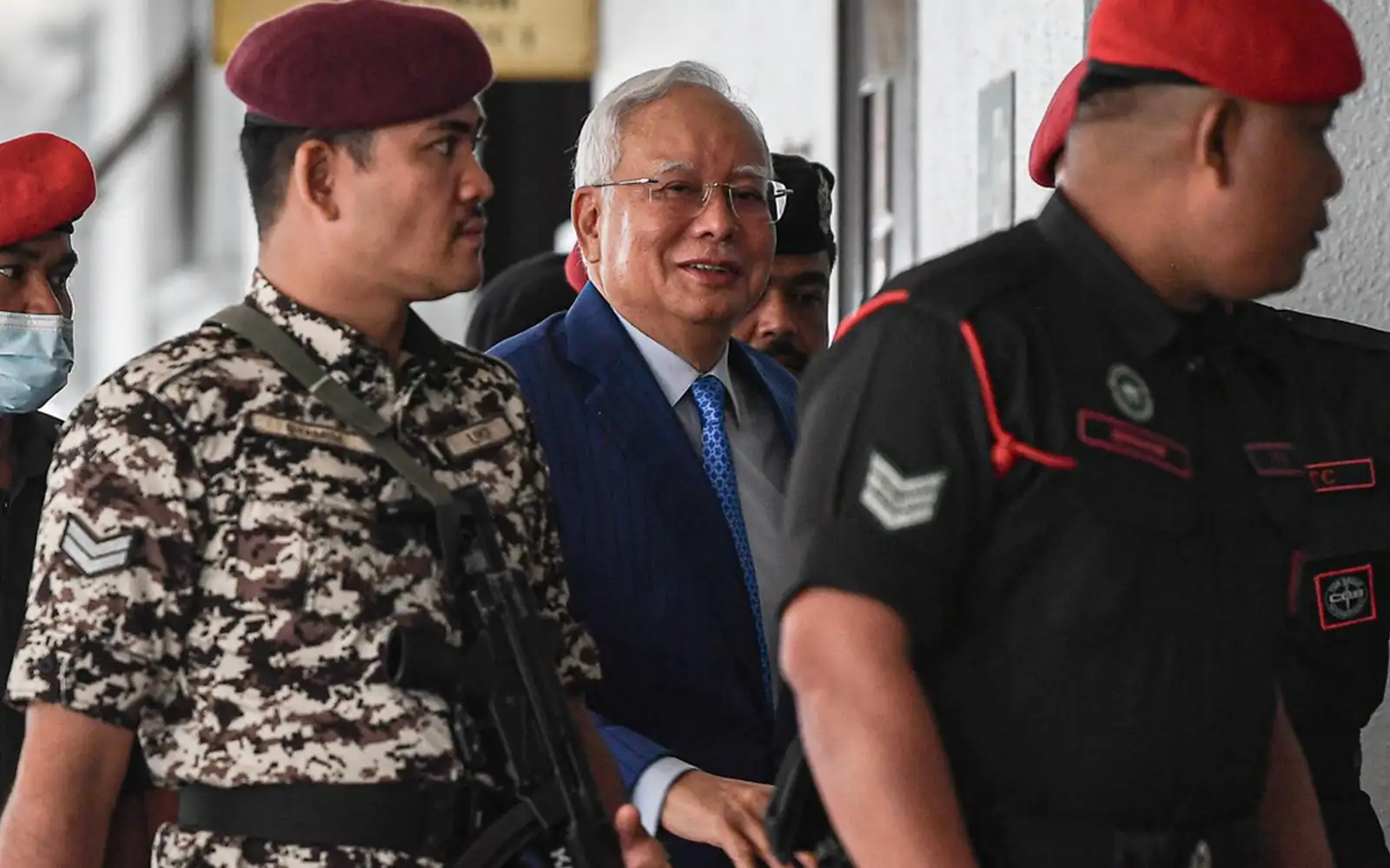 Judge erred in refusing leave to challenge Najib’s pardon, says Bar
