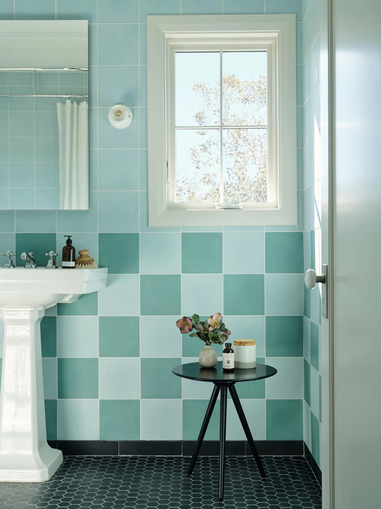 What Colors Go With Light Blue? 18 Pairings for Pale, Baby, and Sky ...