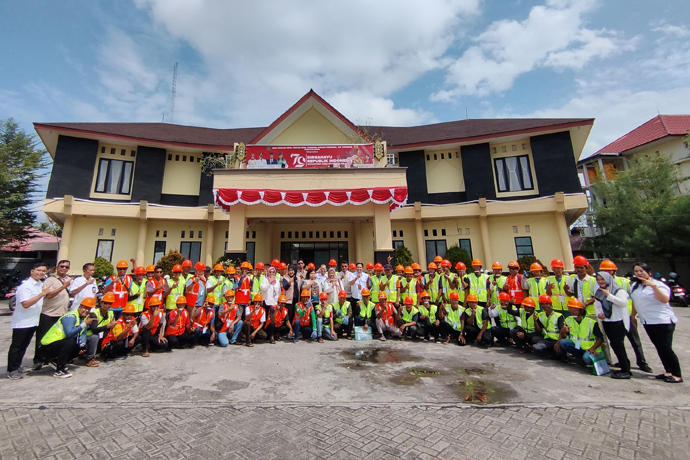 Antusias! Ratusan Peserta Ikuti Uji Sertifikasi Tenaga Kerja Konstruksi Antusias! Ratusan Peserta Ikuti Uji Sertifikasi Tenaga Kerja Konstruksi