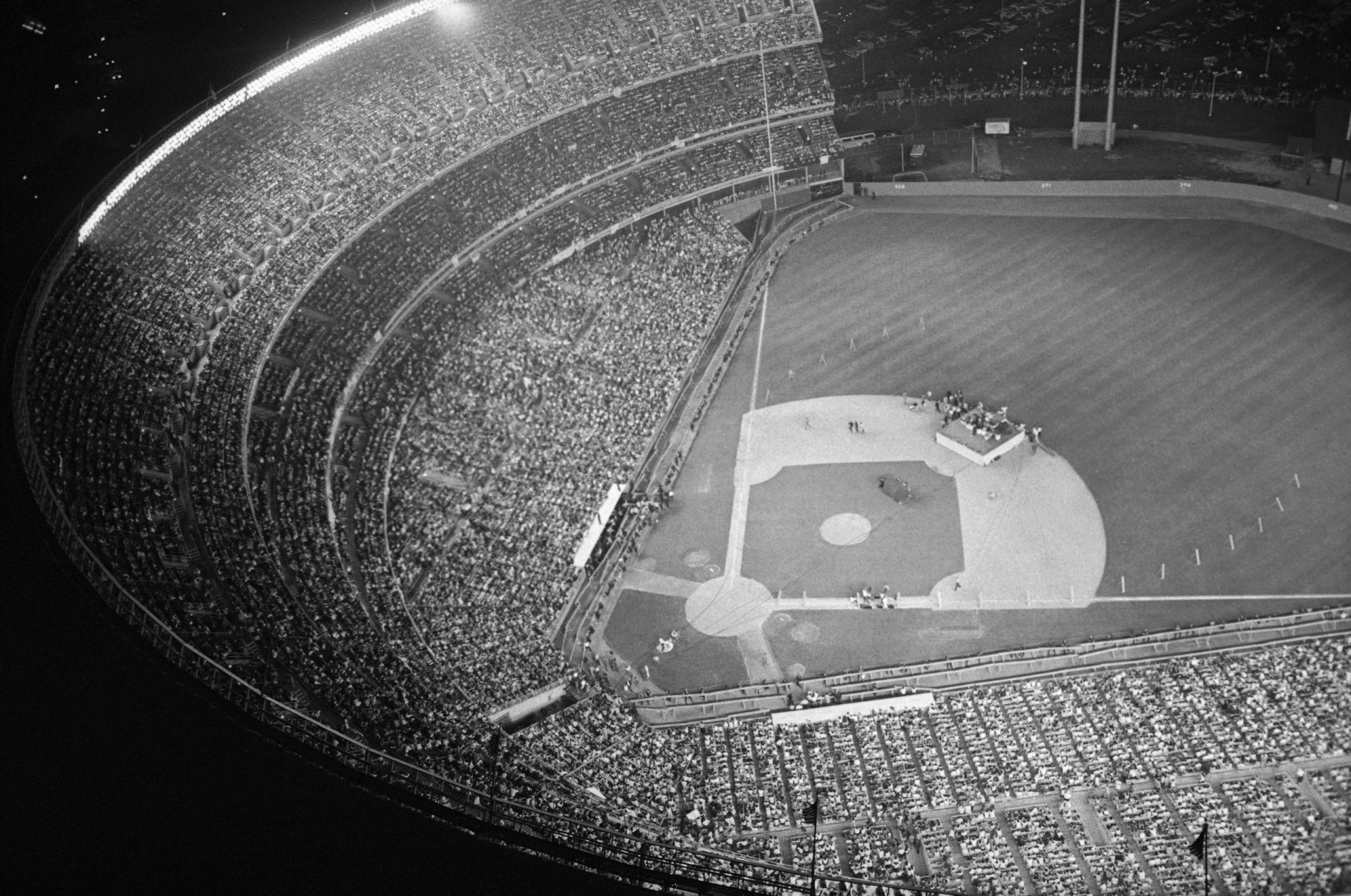 Live, large, and loud: the pioneers of stadium rock