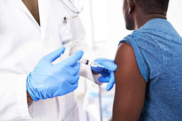 Doctors Share 13 Habits They Follow To Avoid Catching Colds, Flu, and Covid