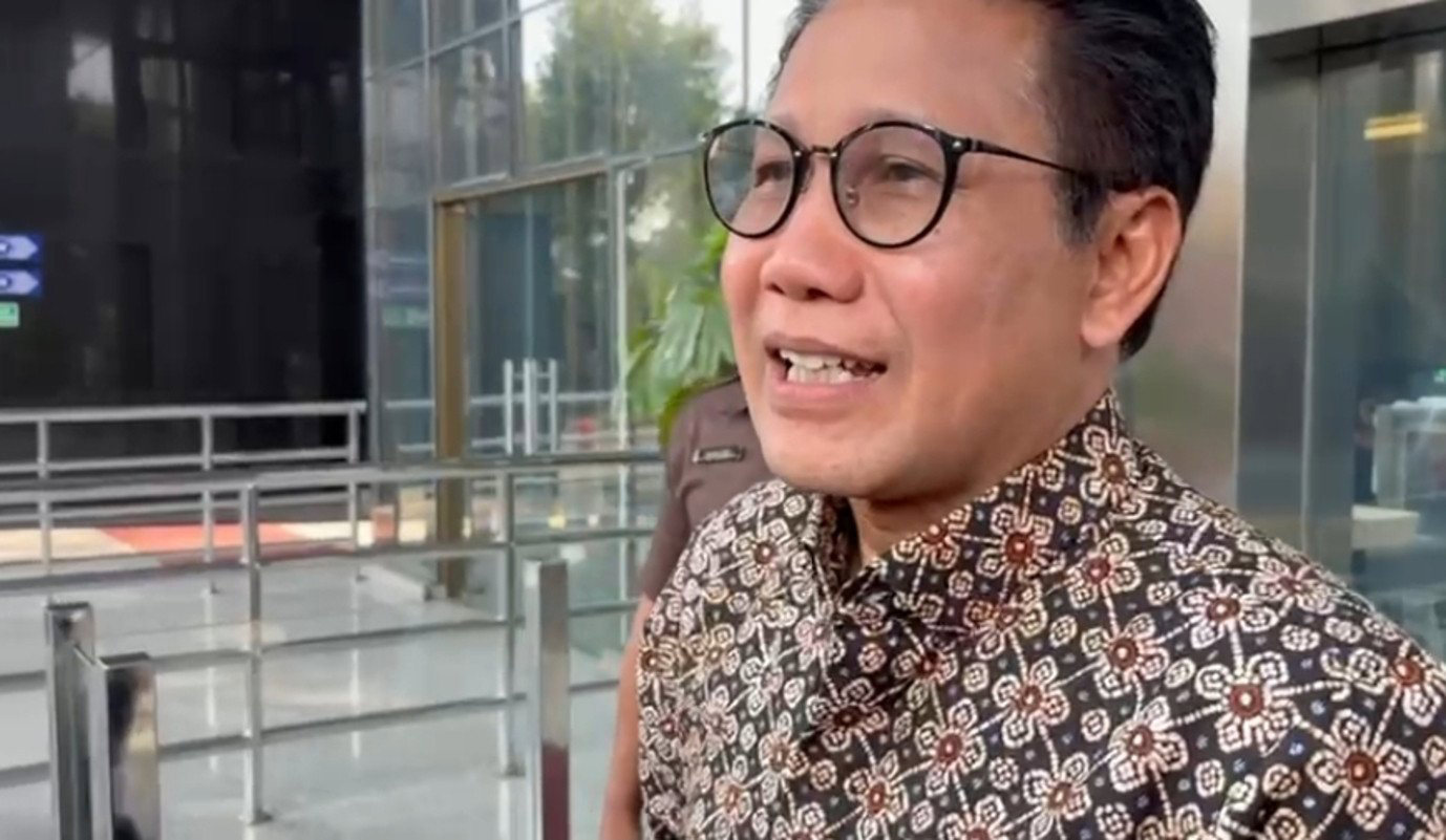 Diperiksa 6 Jam Korupsi Berjemaah Dana Hibah, Abdul Halim Serahkan ... Diperiksa 6 Jam Korupsi Berjemaah Dana Hibah, Abdul Halim Serahkan ...
