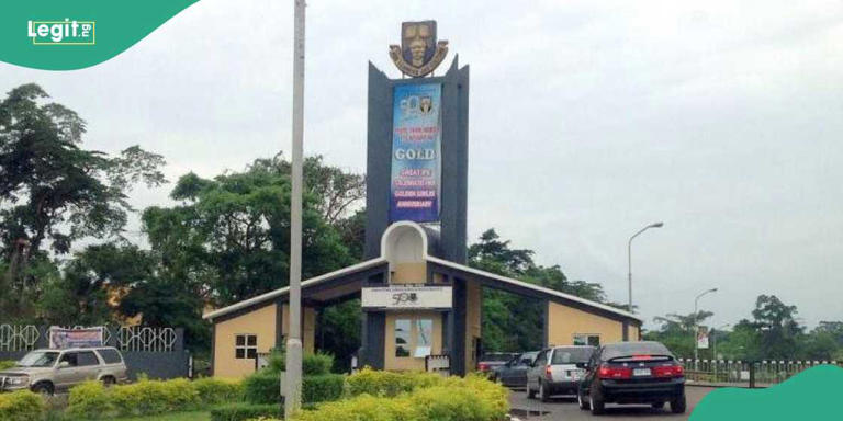 Tragedy at OAU as final-year medical student collapses and dies moments ...