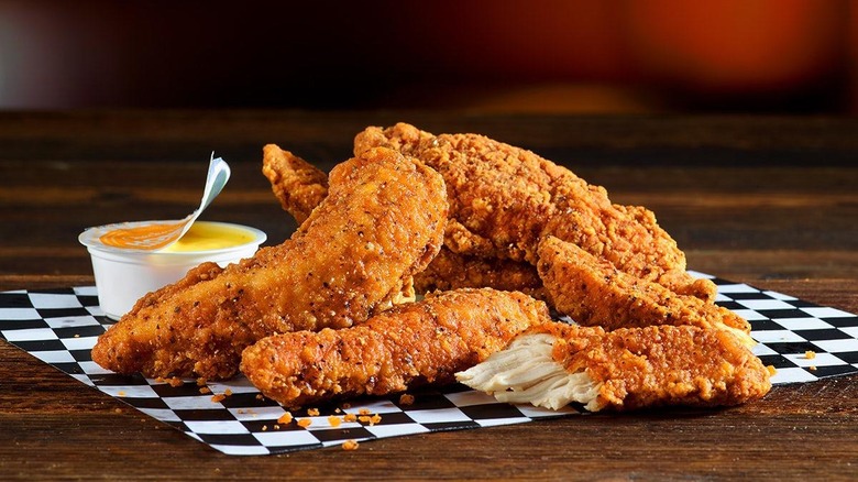 The Best Fried Chicken Chains Ranked By Crunch And Flavor