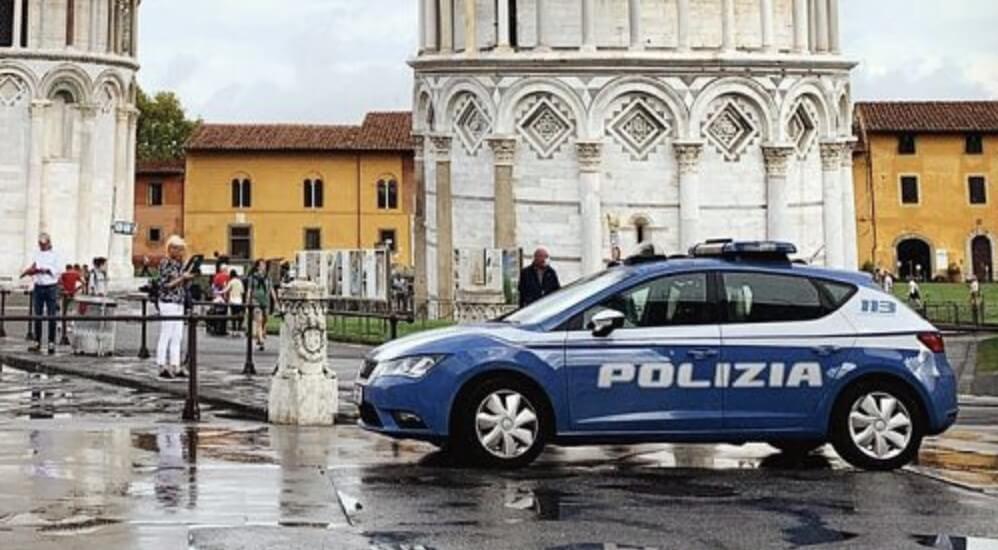 Lite con i cocci di bottiglia: sangue sulla strada a Pisa