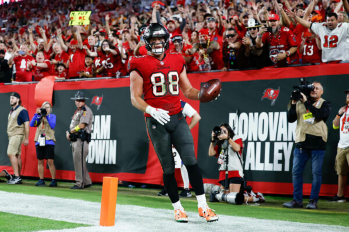 Buccaneers Tight End Could Miss Season Opener vs. Falcons with Injury