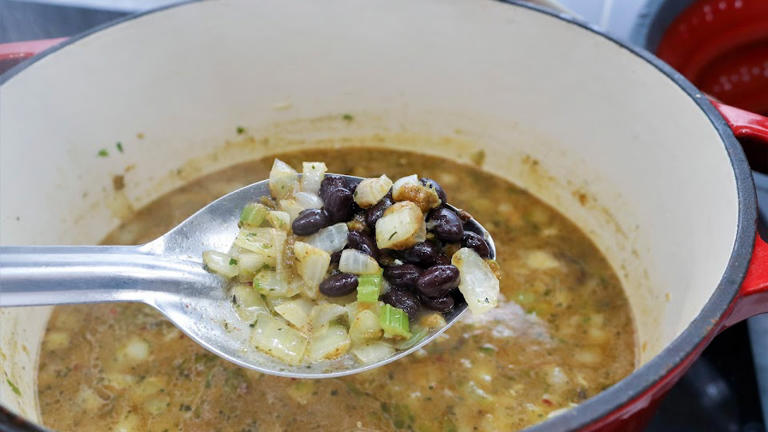 We're Big Fans Of White Chicken Chili, And Rhonda's Version Is Delish!