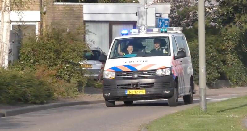 VIDEO - En pleine intervention, ces policiers ont rencontré un obstacle ... VIDEO - En pleine intervention, ces policiers ont rencontré un obstacle ...