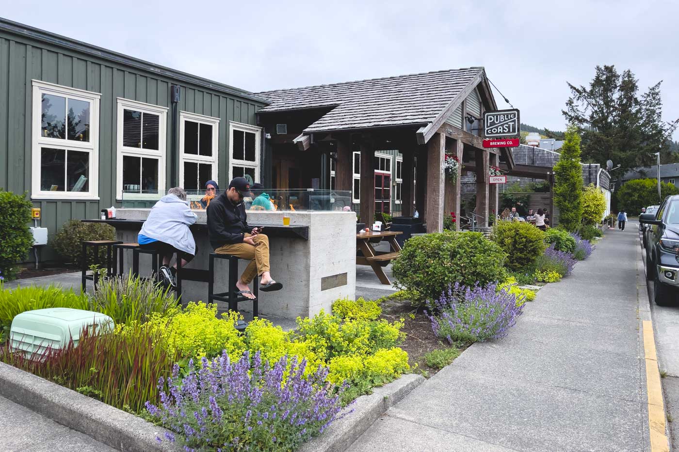 12 BEST Breweries on the Oregon Coast: Tried and Tested!