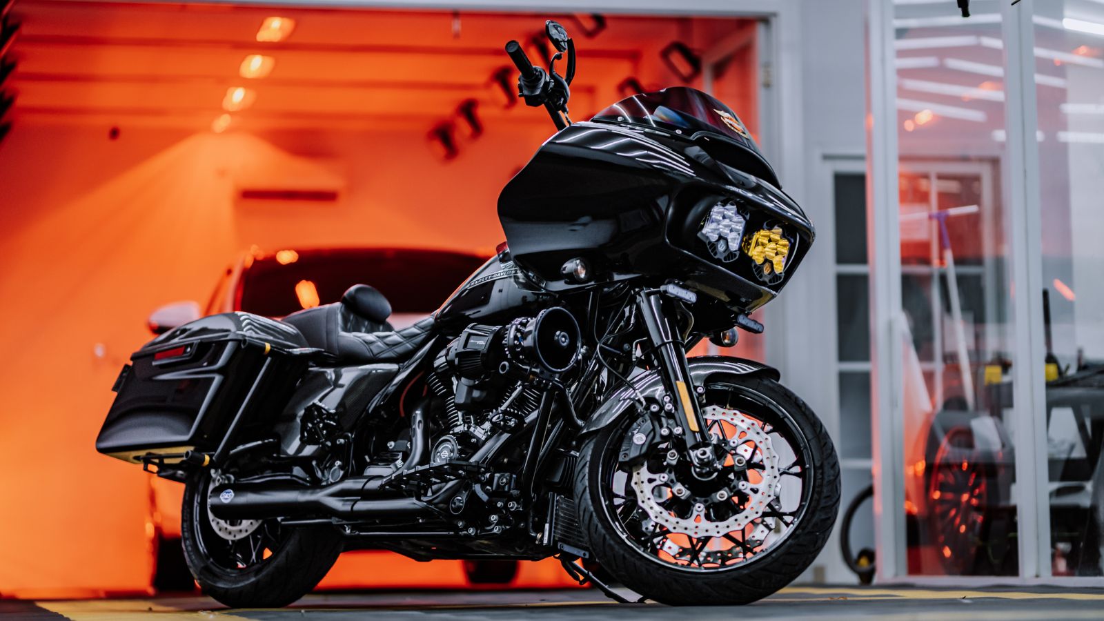 Harley strikes, Indian answers, the bikes fighting for American supremacy