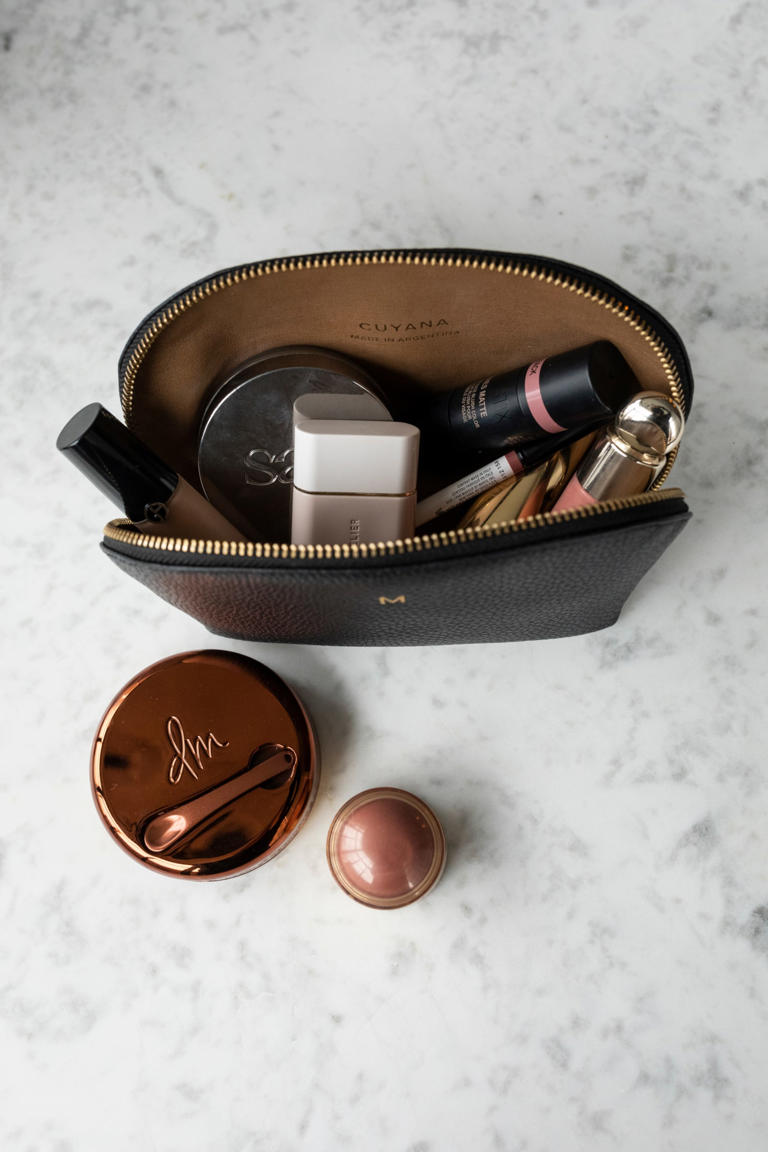 12 Best Travel Makeup Bags