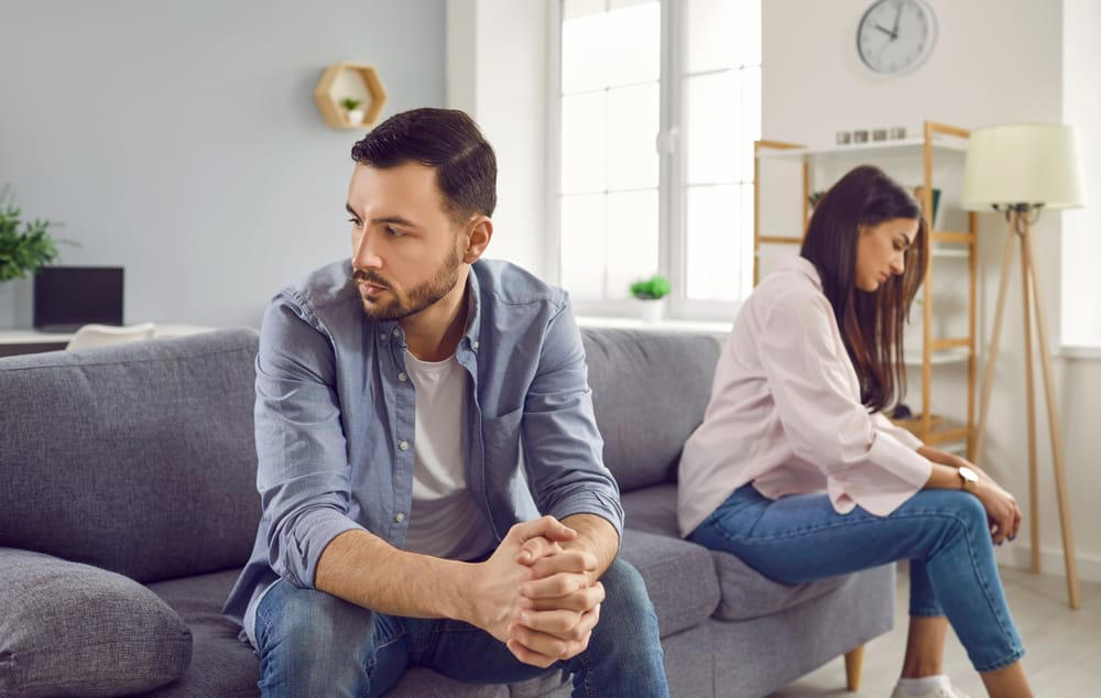 People Who Struggle to Express Their Feelings Often Do These 13 Subtle ... People Who Struggle to Express Their Feelings Often Do These 13 Subtle ...