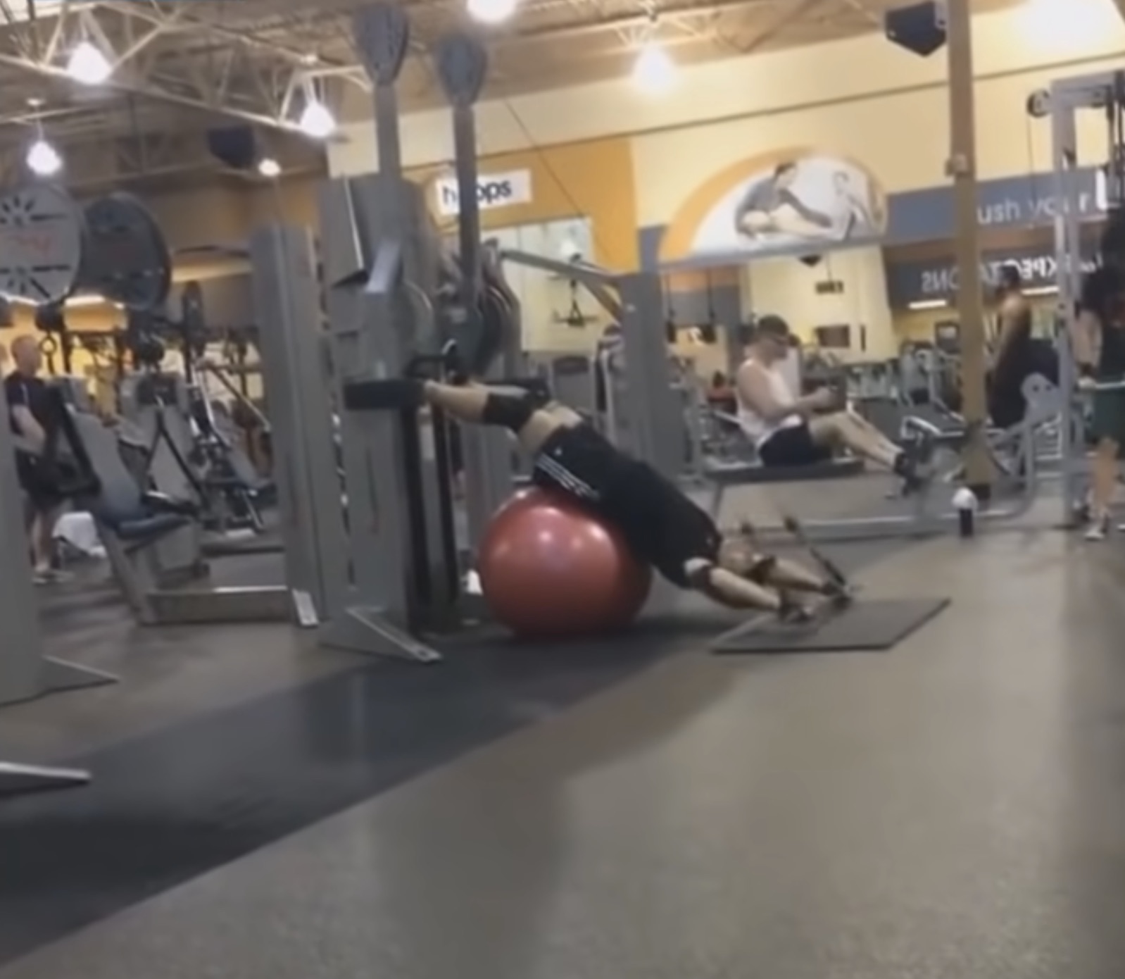 27 Gym Fails From People Who Don’t Understand How To Use Exercise Equipment