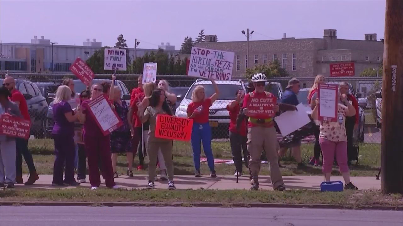 VA Medical Center nurses protest nationwide hiring freeze VA Medical Center nurses protest nationwide hiring freeze