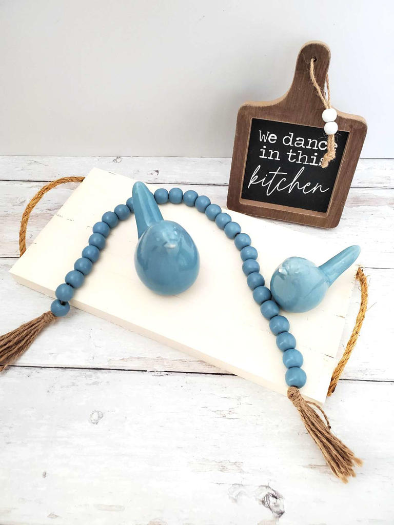 DIY Farmhouse Style Wooden Tray Craft