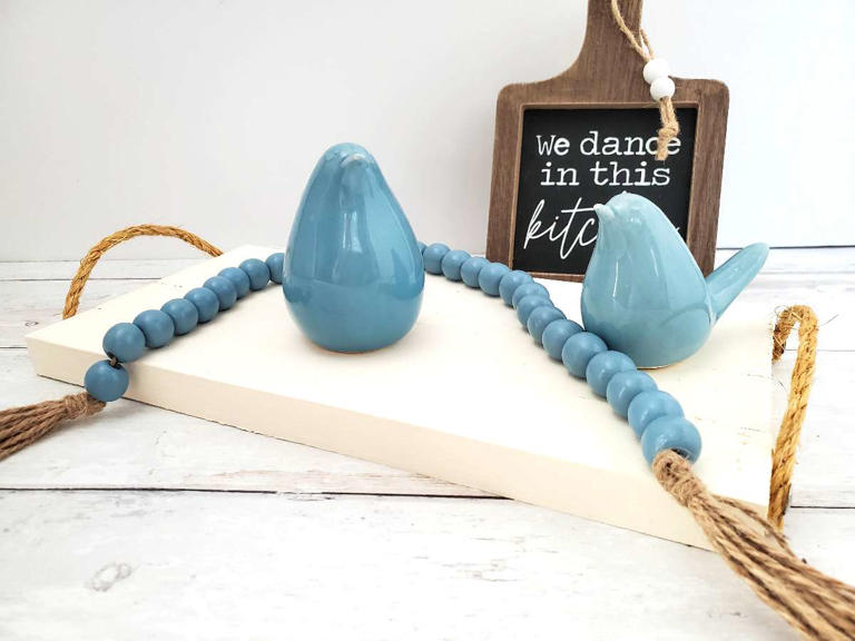 DIY Farmhouse Style Wooden Tray Craft