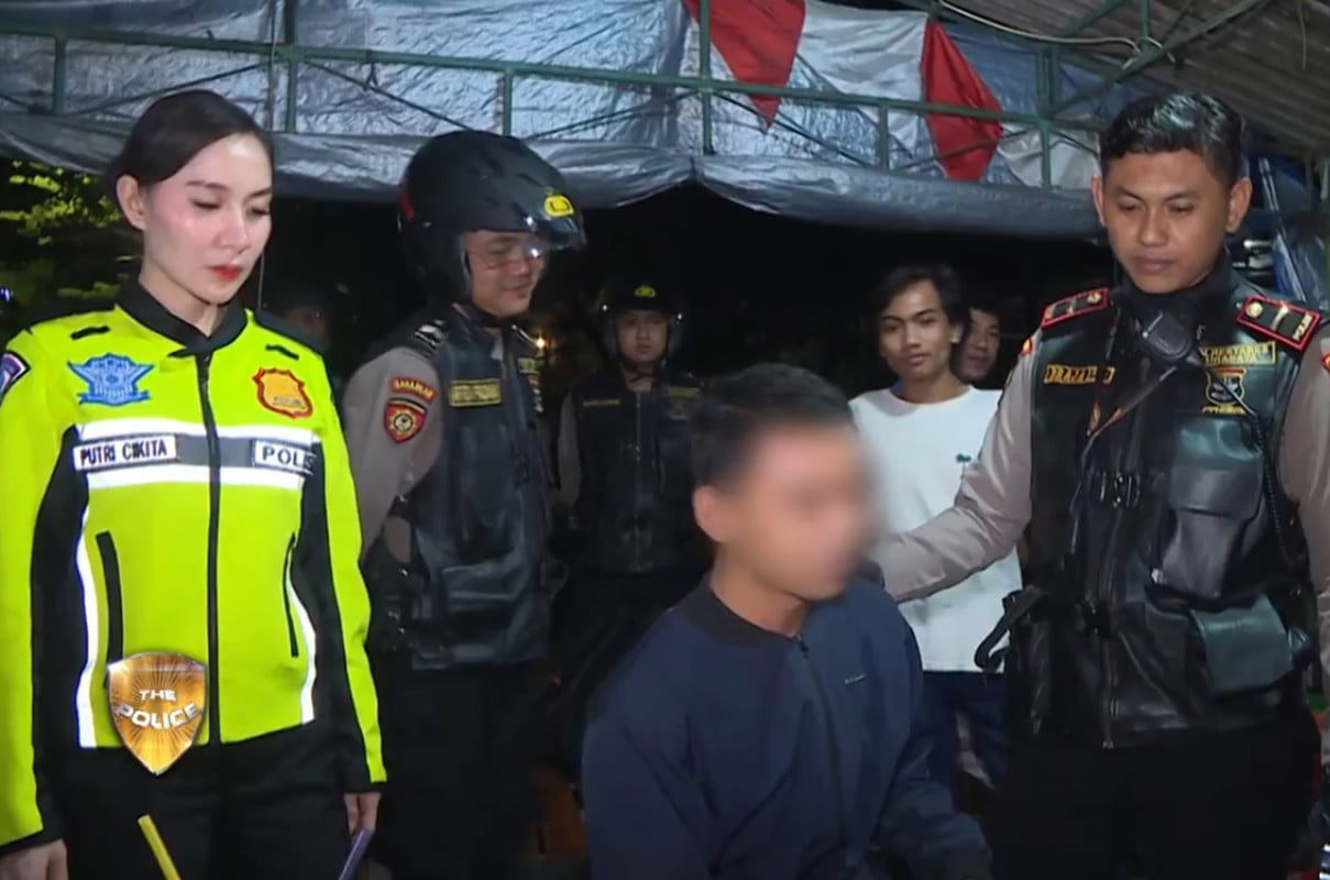 Viral Polwan Brigadir Putri Cikita Disorot Masalah Sopan Santun ... Viral Polwan Brigadir Putri Cikita Disorot Masalah Sopan Santun ...
