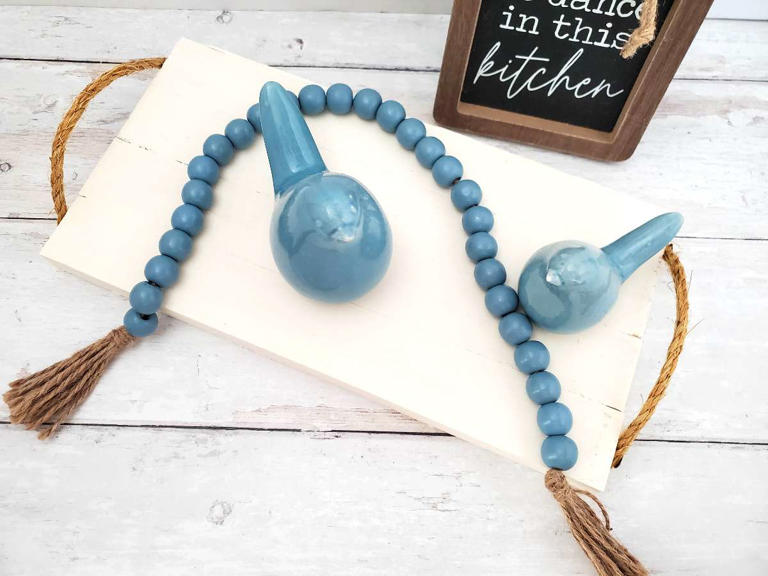 DIY Farmhouse Style Wooden Tray Craft