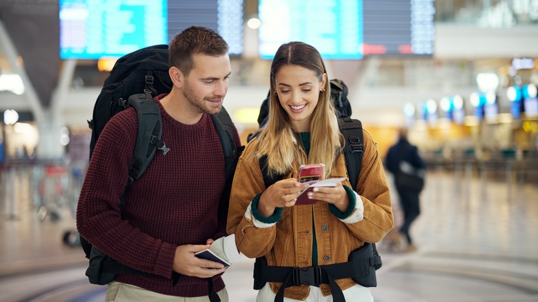 10 Must-Have Apps If You Want To Travel Around The World As A Budget ...