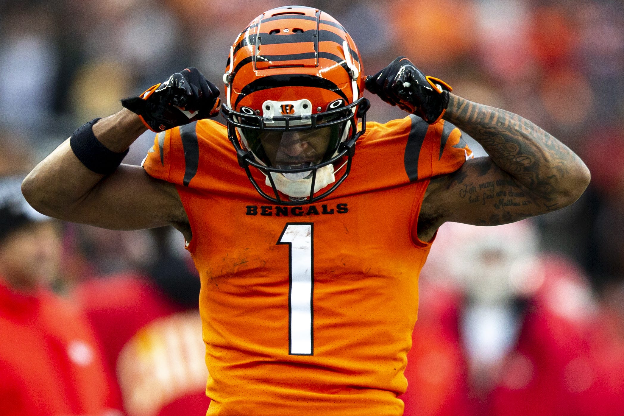 Bengals' Ja'Marr Chase does Griddy, charges mound at Logan Wilson ...