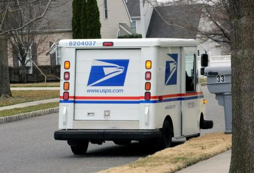 Trump Considering Privatizing Postal Service in Move That Could Cut ... Trump Considering Privatizing Postal Service in Move That Could Cut ...