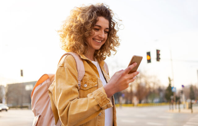 What it means if you always move around during phone calls, according ...