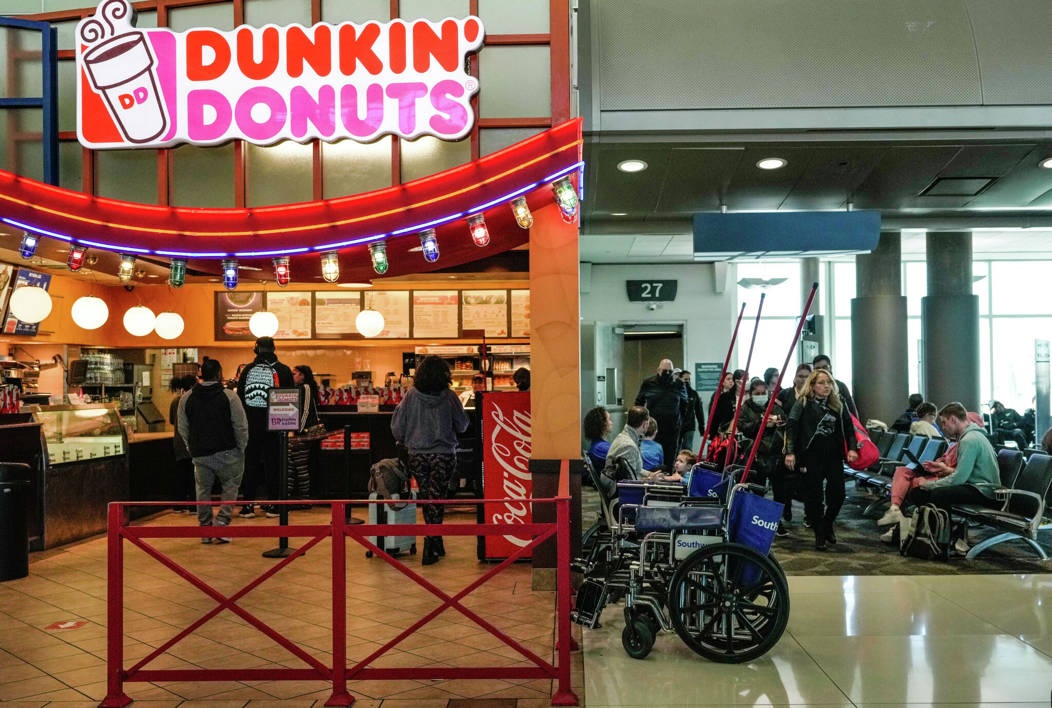 Dunkin' releasing new spring menu items, including Spring Munchkins ...