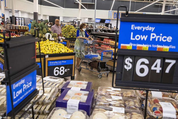 Walmart apple juice recalled over fears it contains arsenic Walmart apple juice recalled over fears it contains arsenic