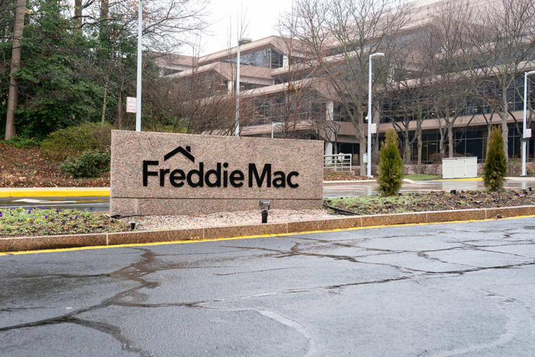 Freddie Mac's mortgage portfolio edges up 0.9% in November