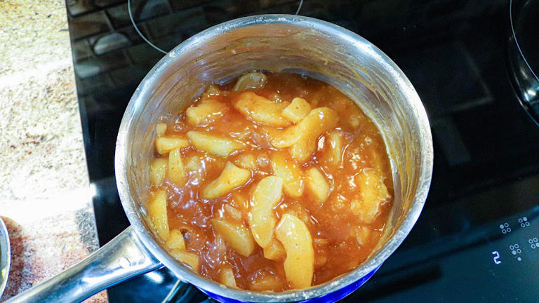 These Apple Burritos Are An Easy-to-make Fall Dessert