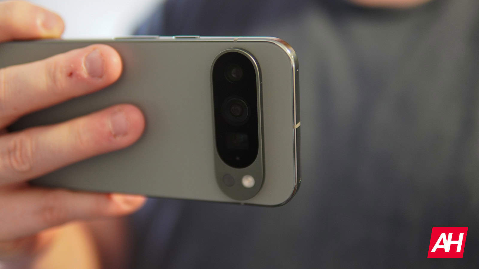 Some Pixel 9 Pro XL users complain about camera tilt issue Some Pixel 9 Pro XL users complain about camera tilt issue