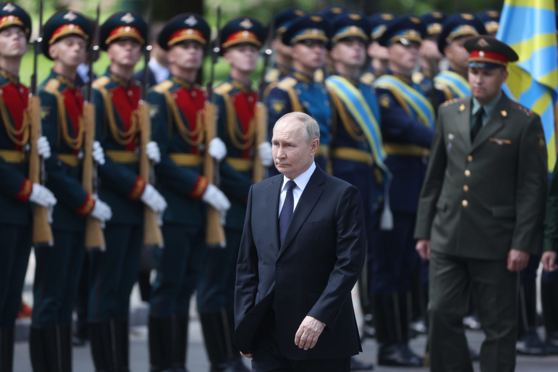 If Russia wins the war, what will happen to Ukraine? If Russia wins the war, what will happen to Ukraine?