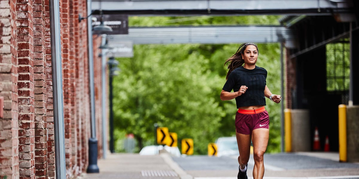 The Ultimate Runner’s World Guide to Running Your Best Marathon Ever