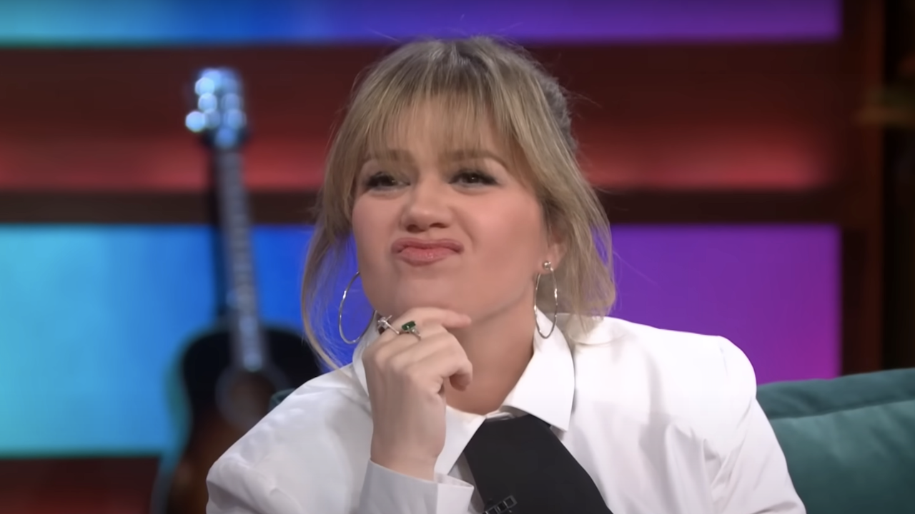 ‘I’d Actually Back Away, Ma’am’: Kelly Clarkson Details Her Most ...