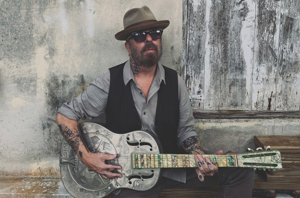 Eurythmics' Dave Stewart Covers Bob Dylan for New ‘Dave Does Dylan' Record