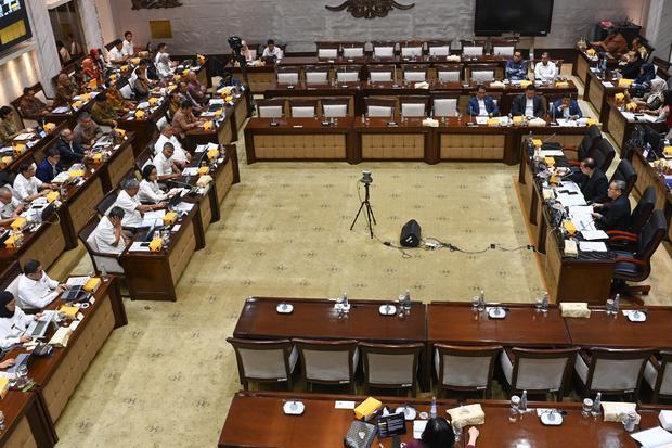 DPR Sorot Stagnasi Merger BUMN Karya, Direksi Sebut Terkendala Danantara